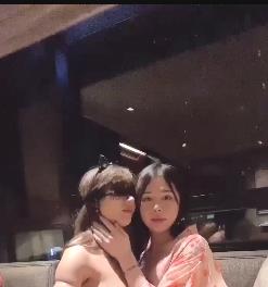 国产TS系列 超美肤白貌美的微博网红张思妮酒店C骚女 从床上干到卫生间后入爆射 [1V-600M] - 发现者资源网